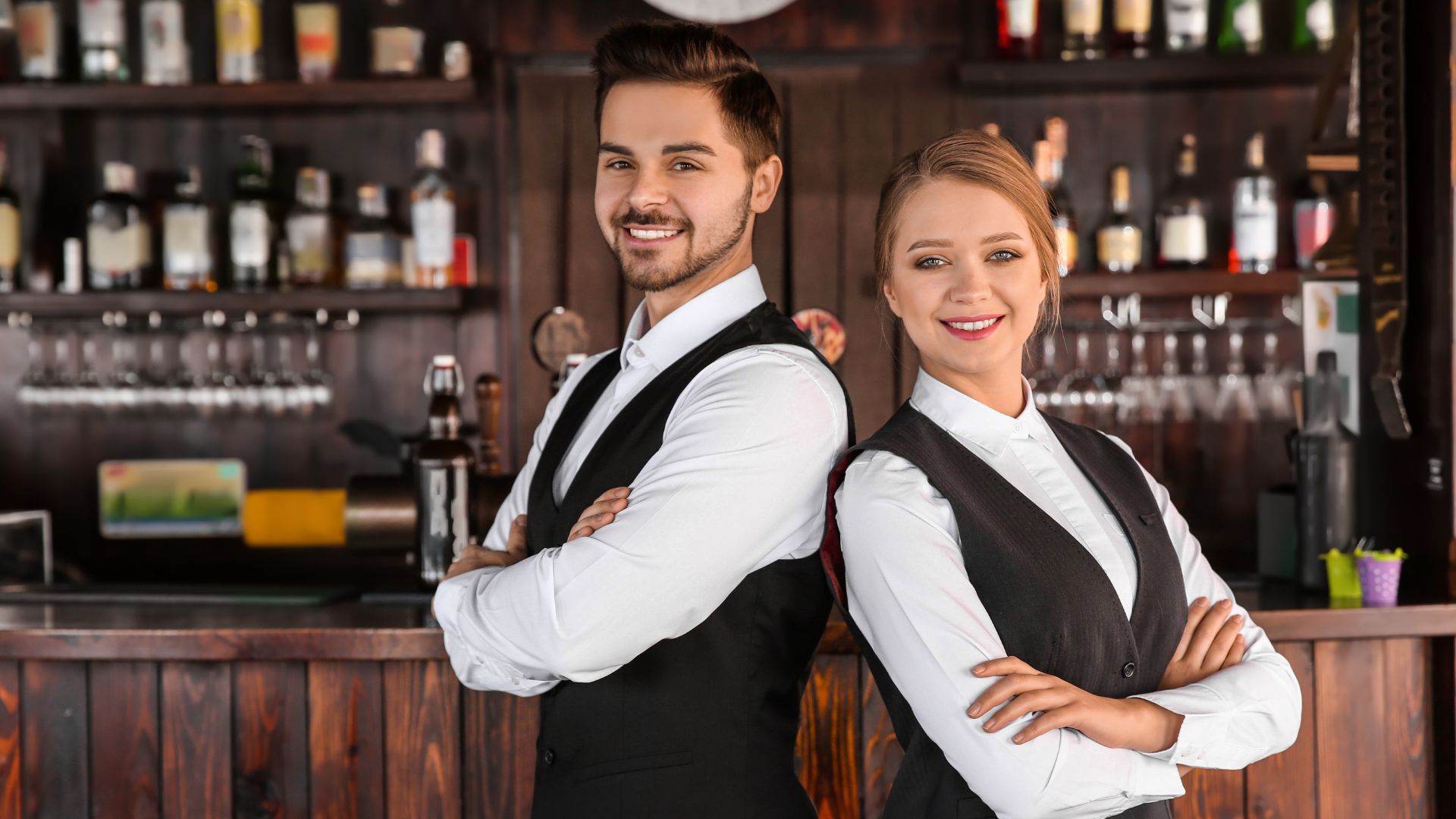 Cameriere: chi è, cosa fa, come si diventa | Gi Group